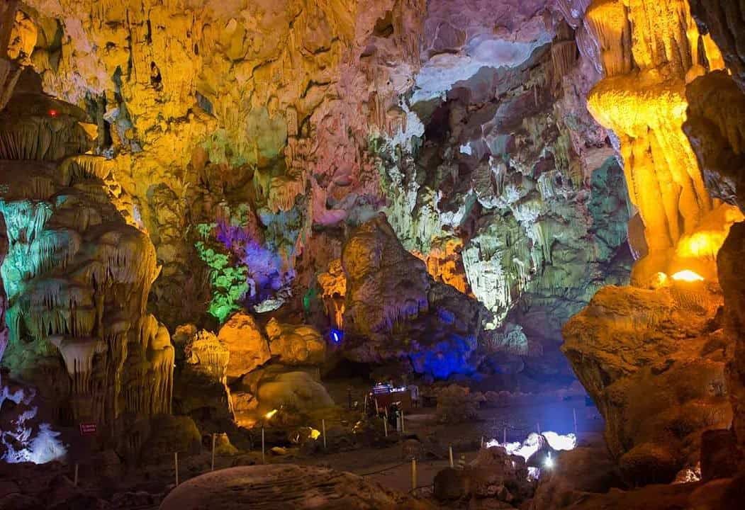 Khám phá động Thiên Cung Hạ Long - Thiên đường bí ẩn dưới lòng đất